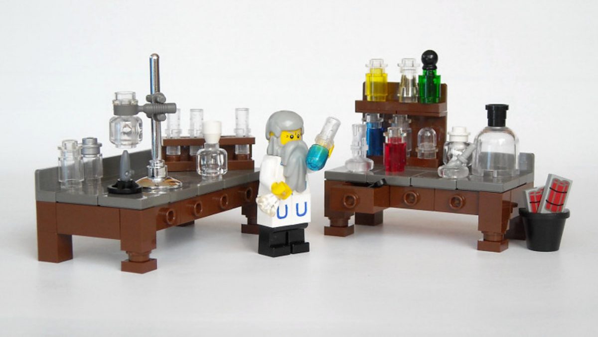 Jak zbudować laboratorium z kloców LEGO? - 90sekund.pl